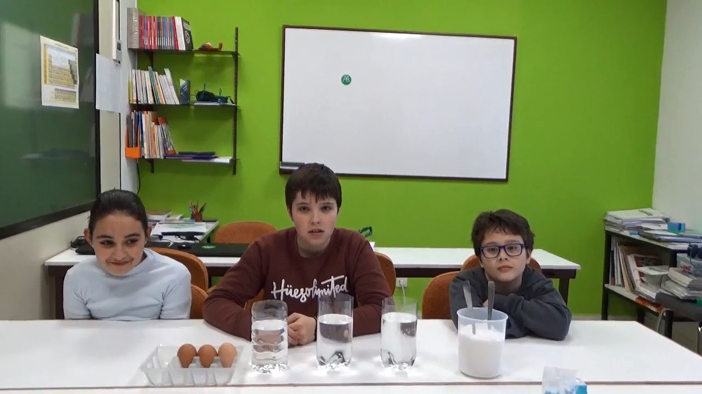 pequeños cientificos - ACADEMIA ADRADOS